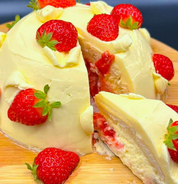 Orange Victoria Sponge Cake | Sugar and Crumbs