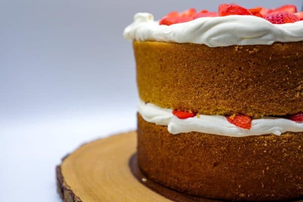 How to Bake a Basic Victoria Sponge